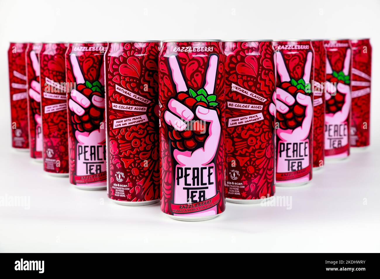 Natural flavored Peace tea cans from Coca-Cola Stock Photo - Alamy