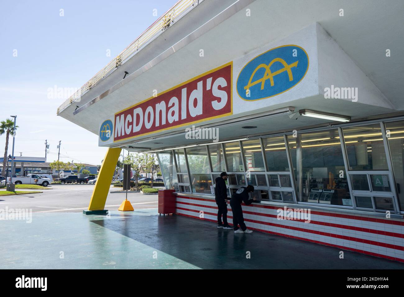 Mcdonalds exterior hi-res stock photography and images - Alamy