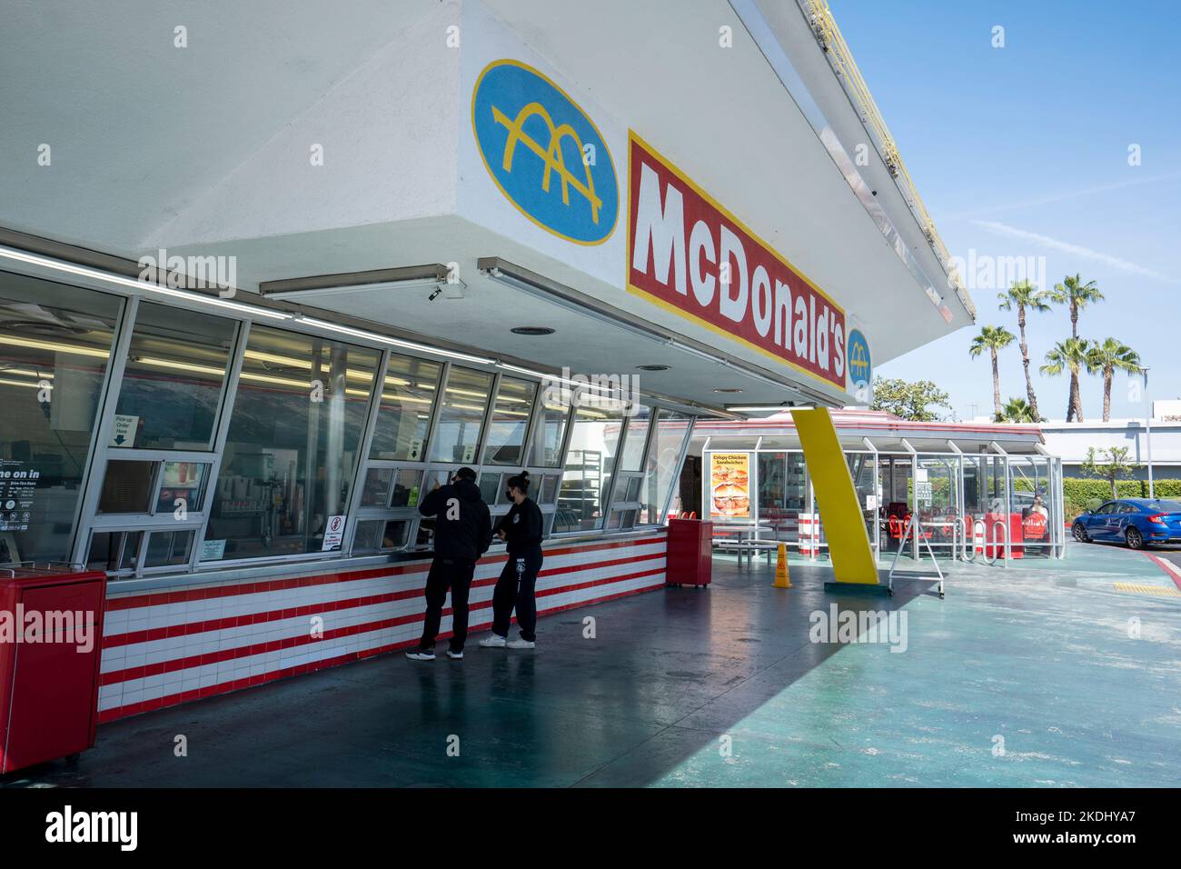 Mcdonalds exterior hi-res stock photography and images - Alamy