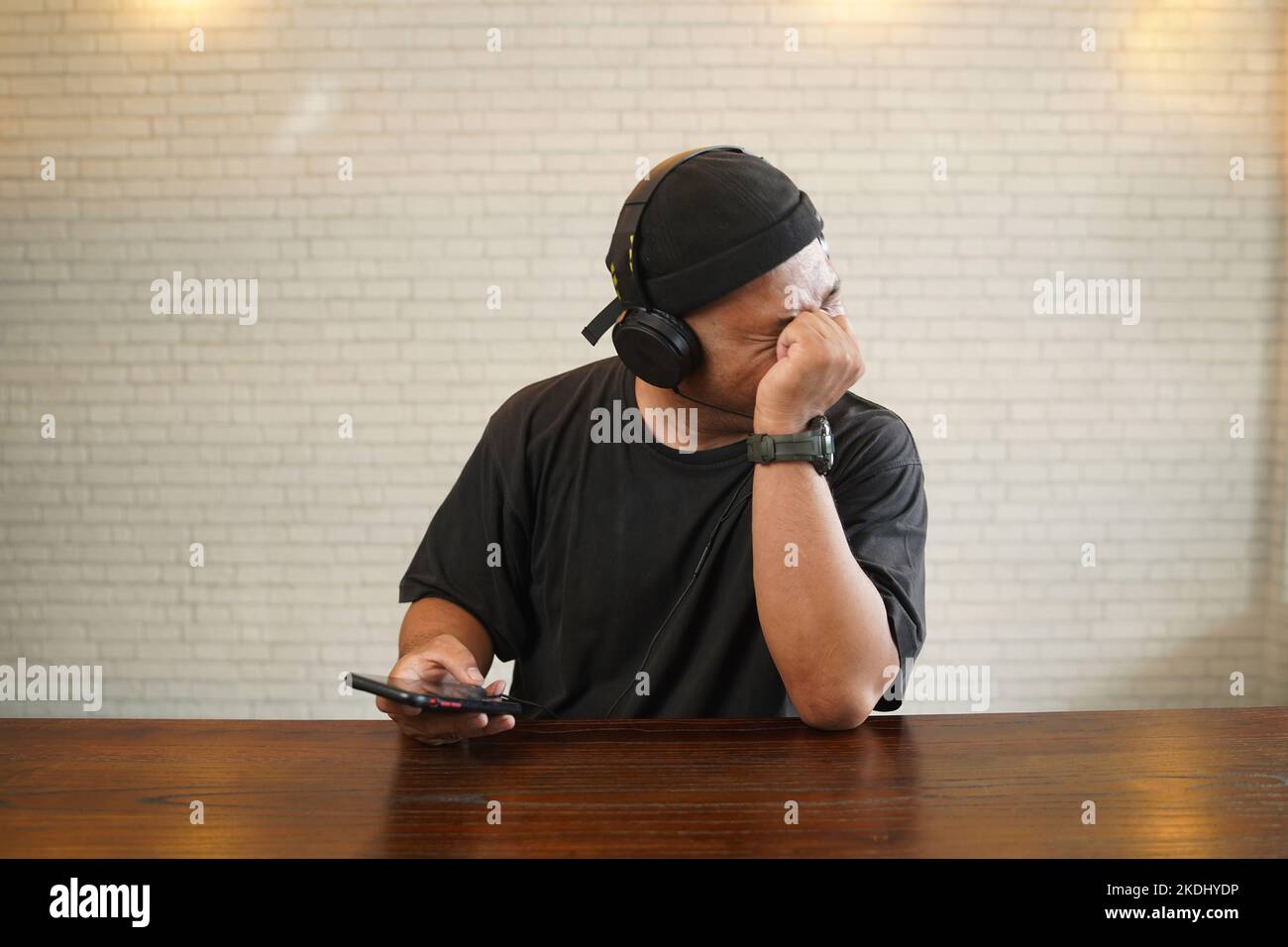 Listening for danger hi-res stock photography and images - Alamy