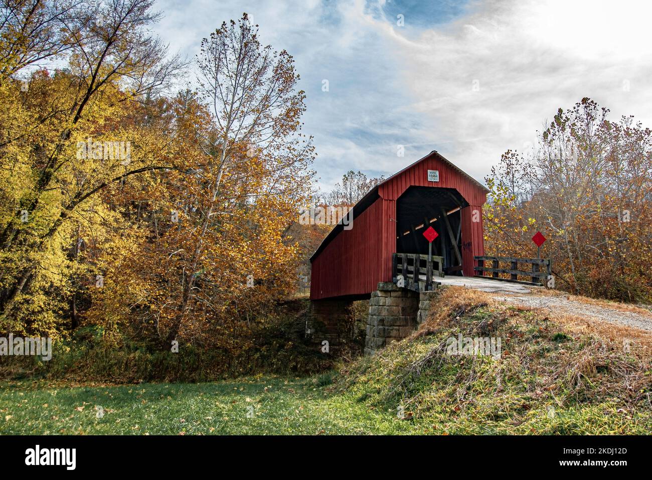Marietta, Ohio, USA-Oct. 25, 2022: Landscape of Hune Covered Bridge, a ...
