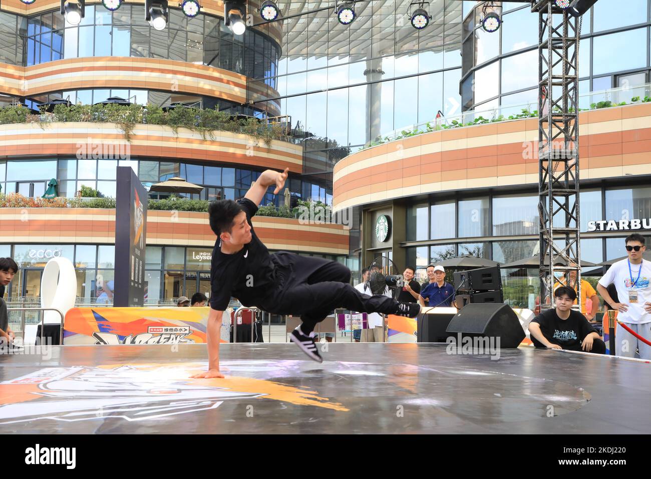 The V-Break Dance Battle (VBD) International Hip Hop Dance Competition ...