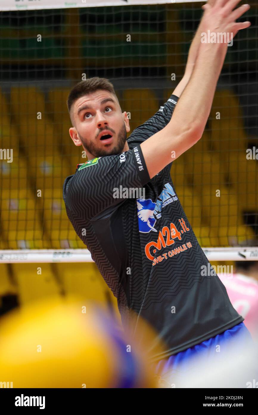 PalaPanini, Modena, Italy, November 06, 2022, Petar Dirlic (Top Volley ...