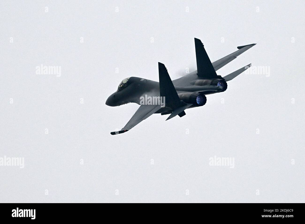 Chinese j 16 fighter jet hi-res stock photography and images - Alamy