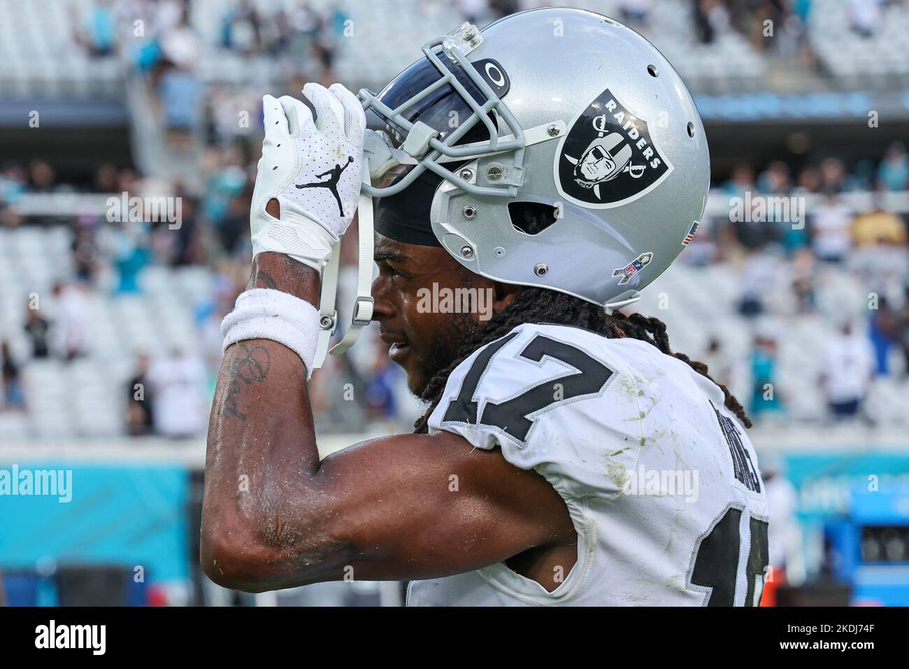 Saturday, November 6, 2022; Jacksonville, FL USA; Las Vegas Raiders ...