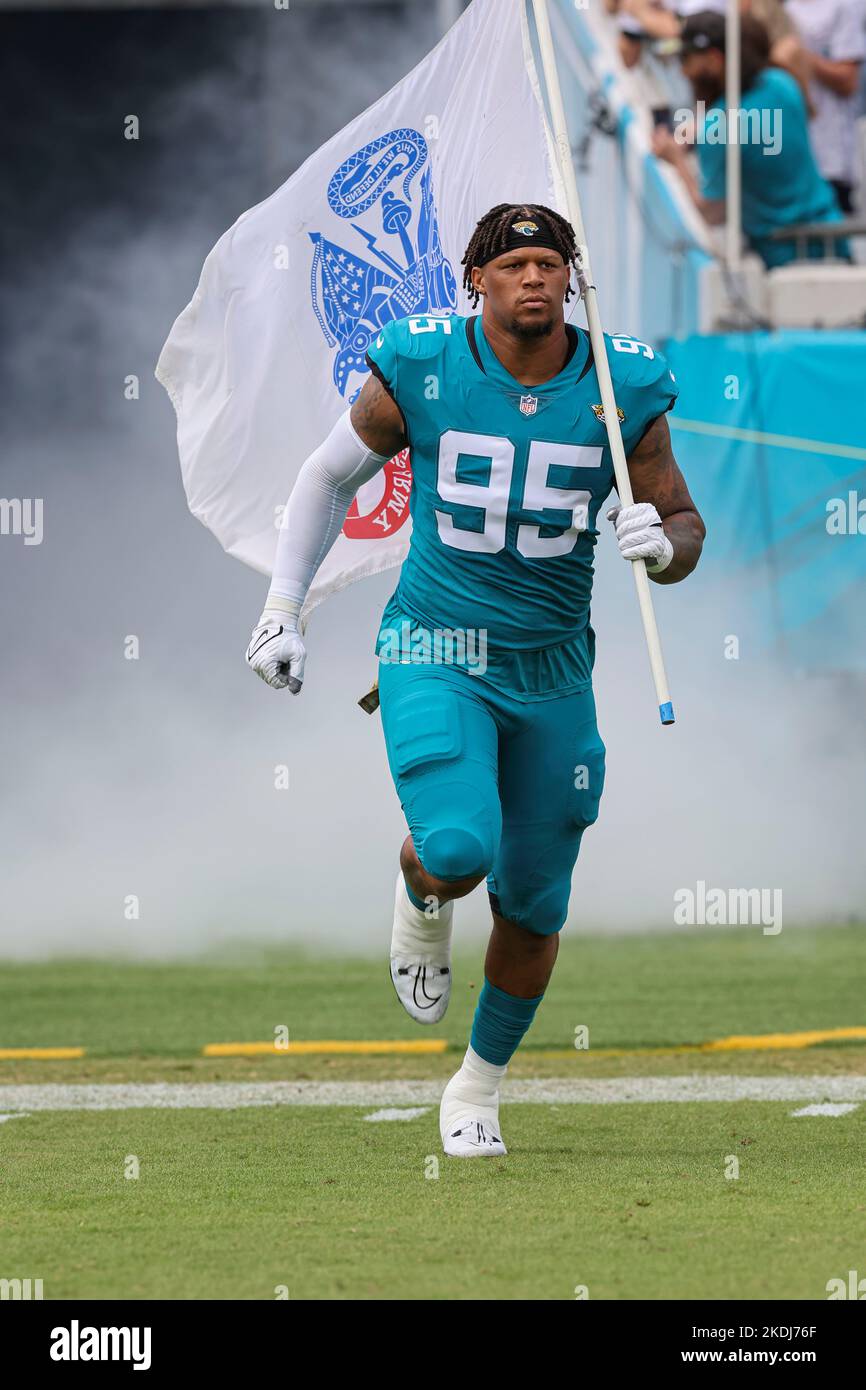 Defensive end roy robertson harris hi-res stock photography and images ...