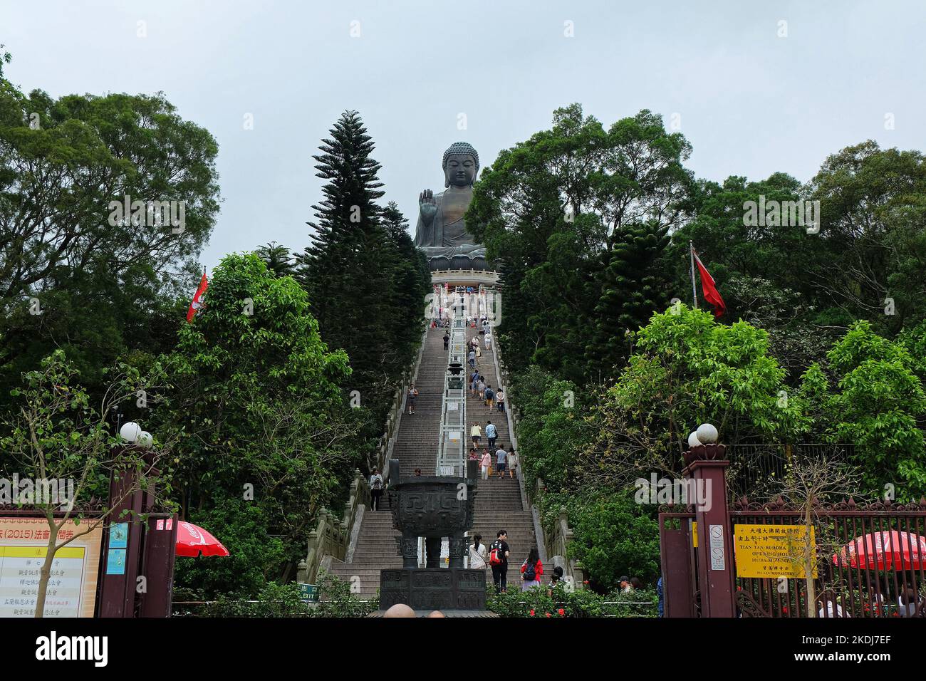 Exterior architecture and design at Tian Tan (Big Buddha) the largest ...