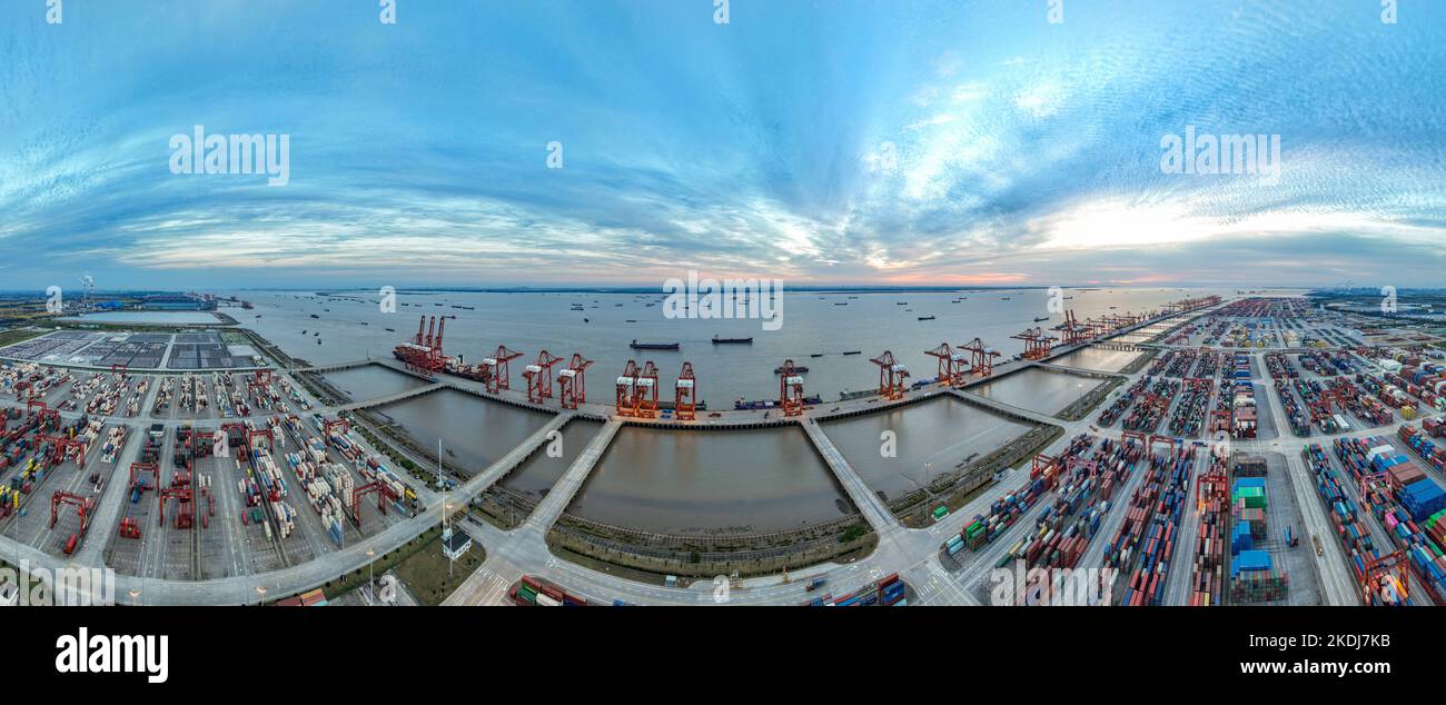 SUZHOU, CHINA - NOVEMBER 5, 2022 - An aerial photo shows the busy and ...