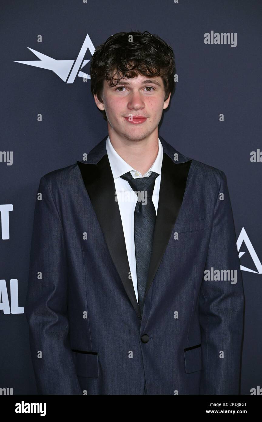 Los Angeles, USA. 06th Nov, 2022. Gabriel Bateman at the premiere for ...