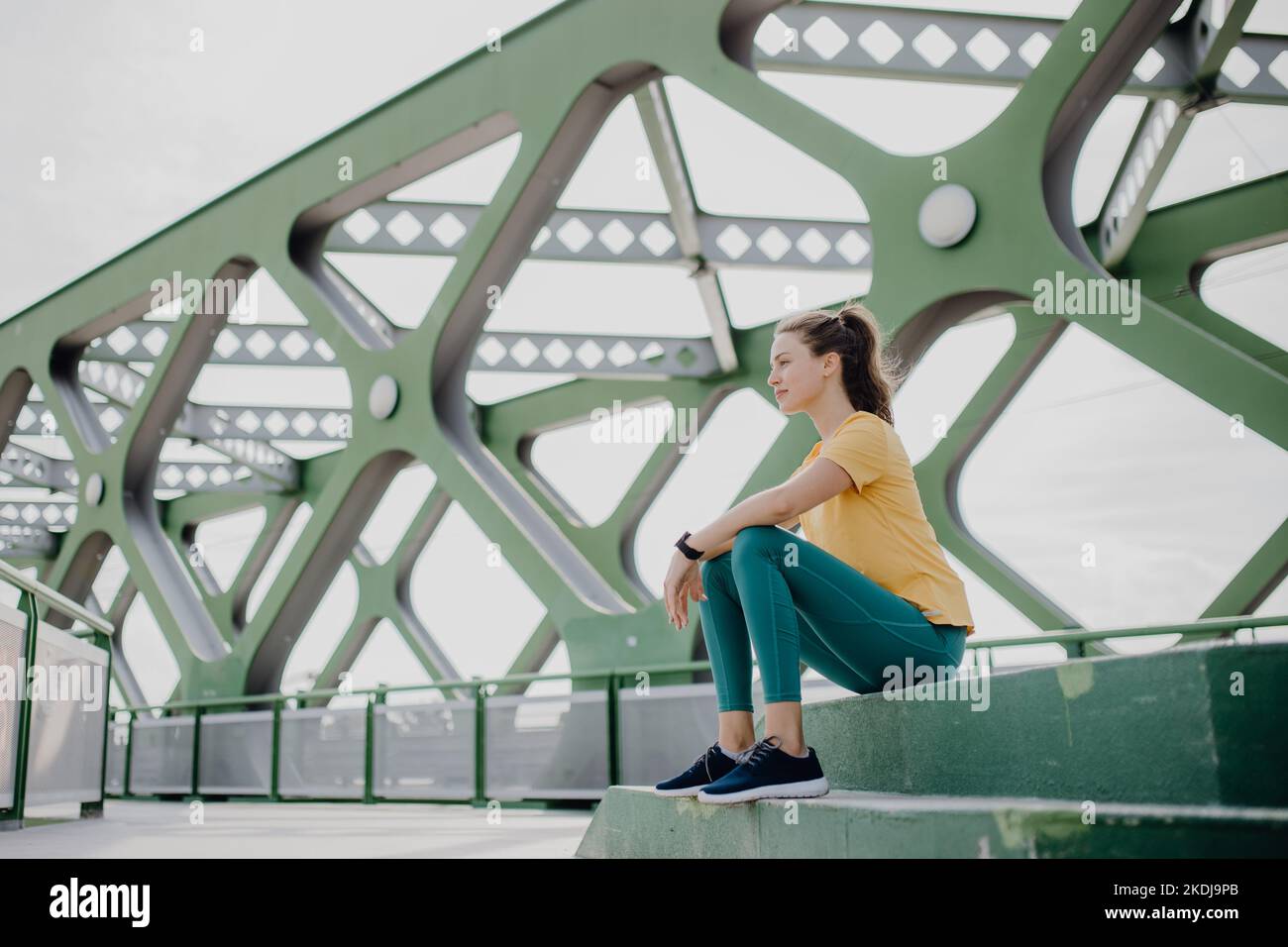 Run pose hi-res stock photography and images - Alamy