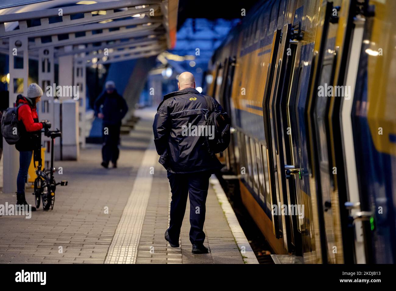 Staff shortage transport by train hi-res stock photography and images ...