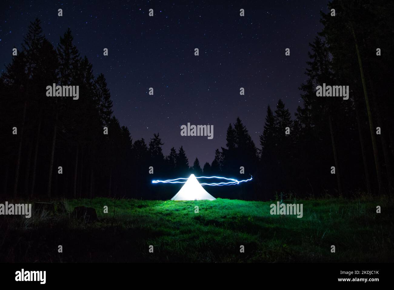 Camping night sky stars outdoor tent Stock Photo - Alamy