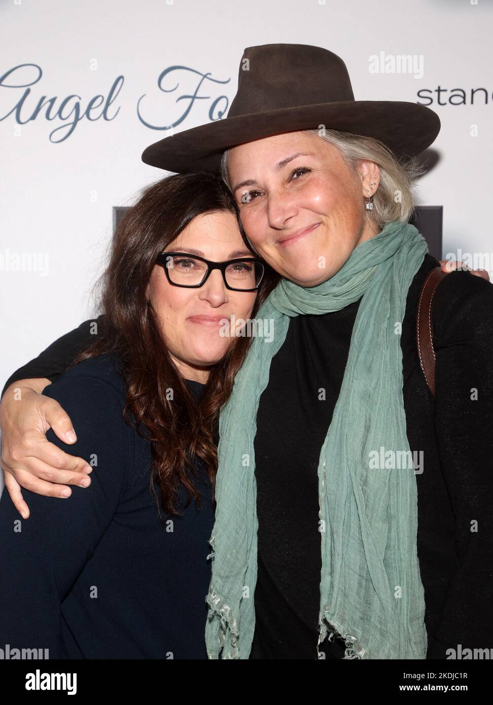 6 November 2022 -Los Angeles, California - Ricki Lake, Rebecca Corry ...