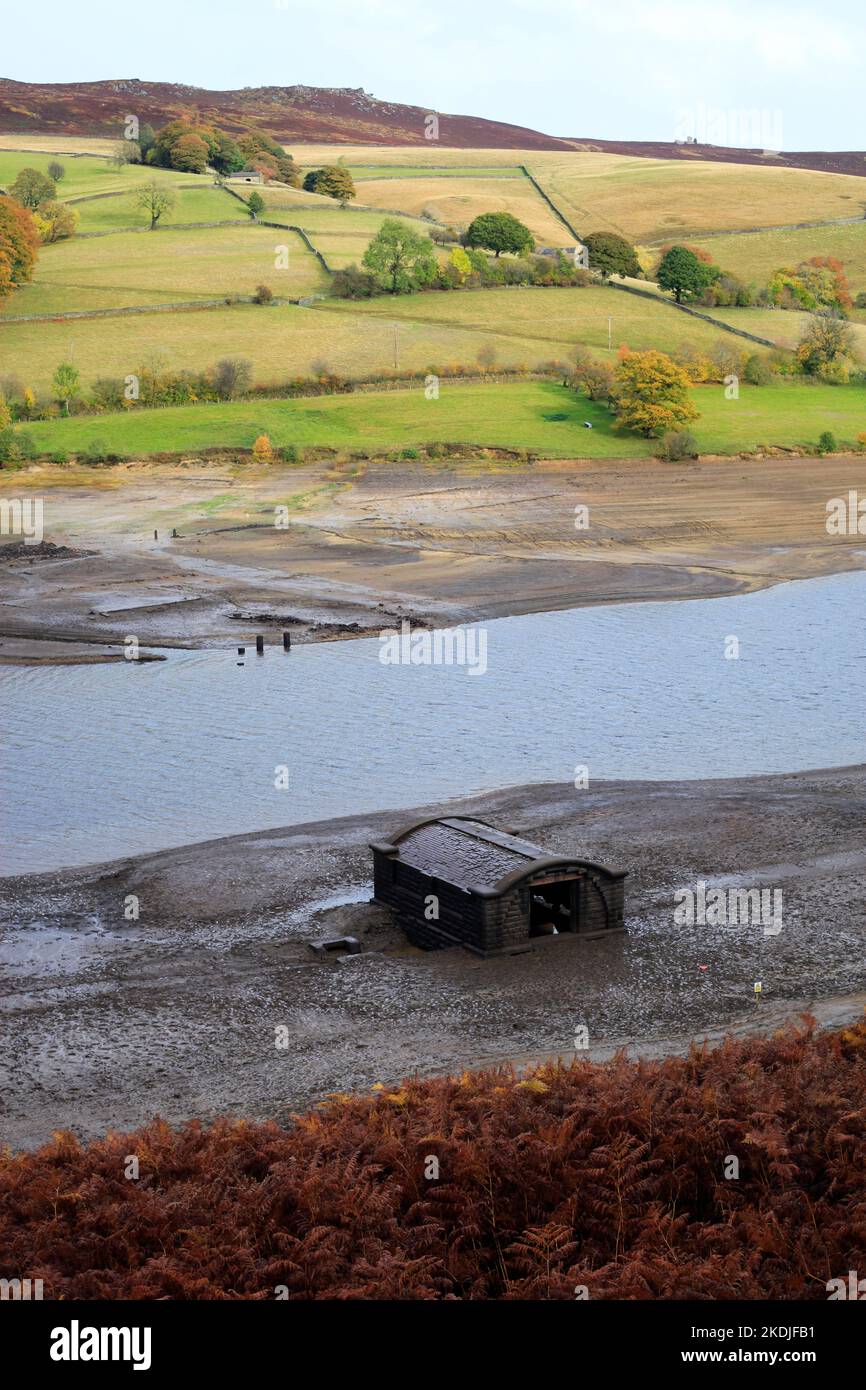 Low water levels at Ladybower Reservoir Derbyshire UK reveals ruins of ...