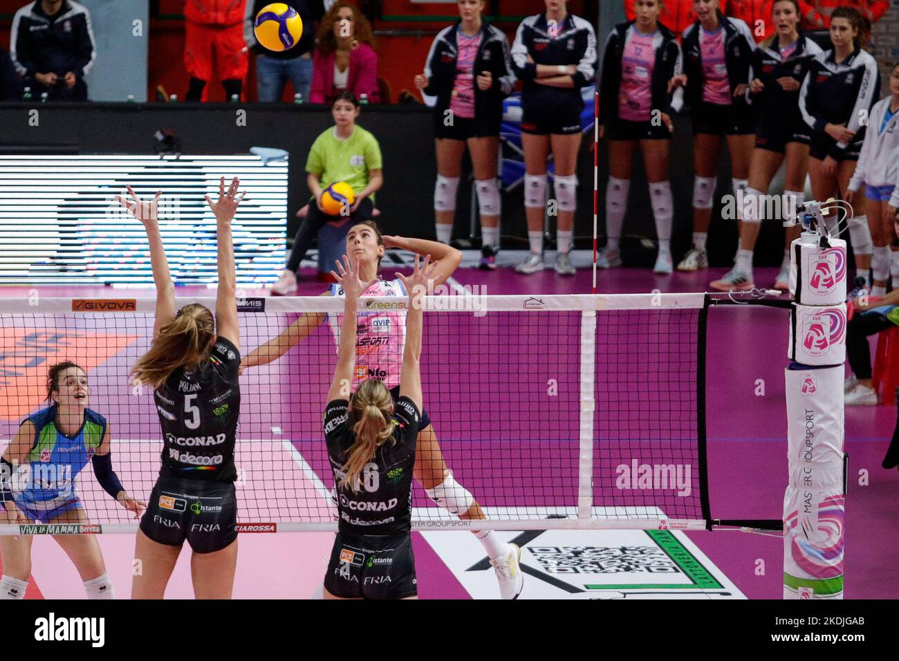 Elena perinelli hi-res stock photography and images - Alamy