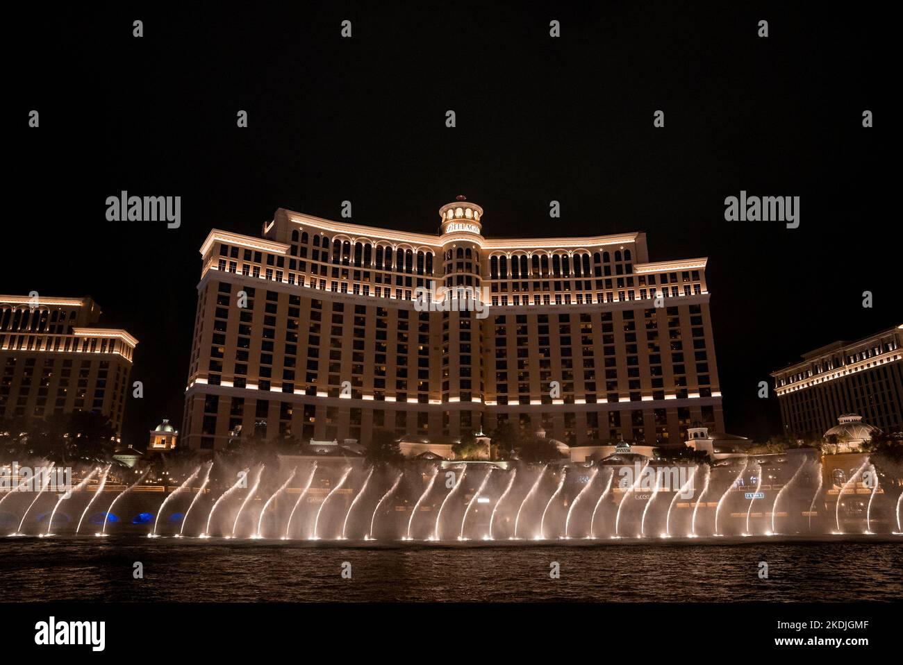 Illuminated bellagio waterfront hi-res stock photography and images - Alamy