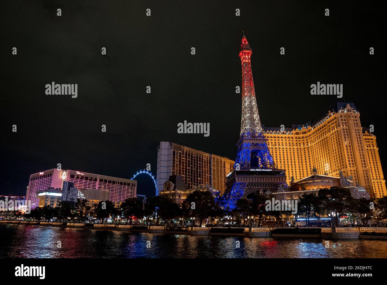 Illuminated Replica of Eiffel Tower at luxurious hotels and casinos ...