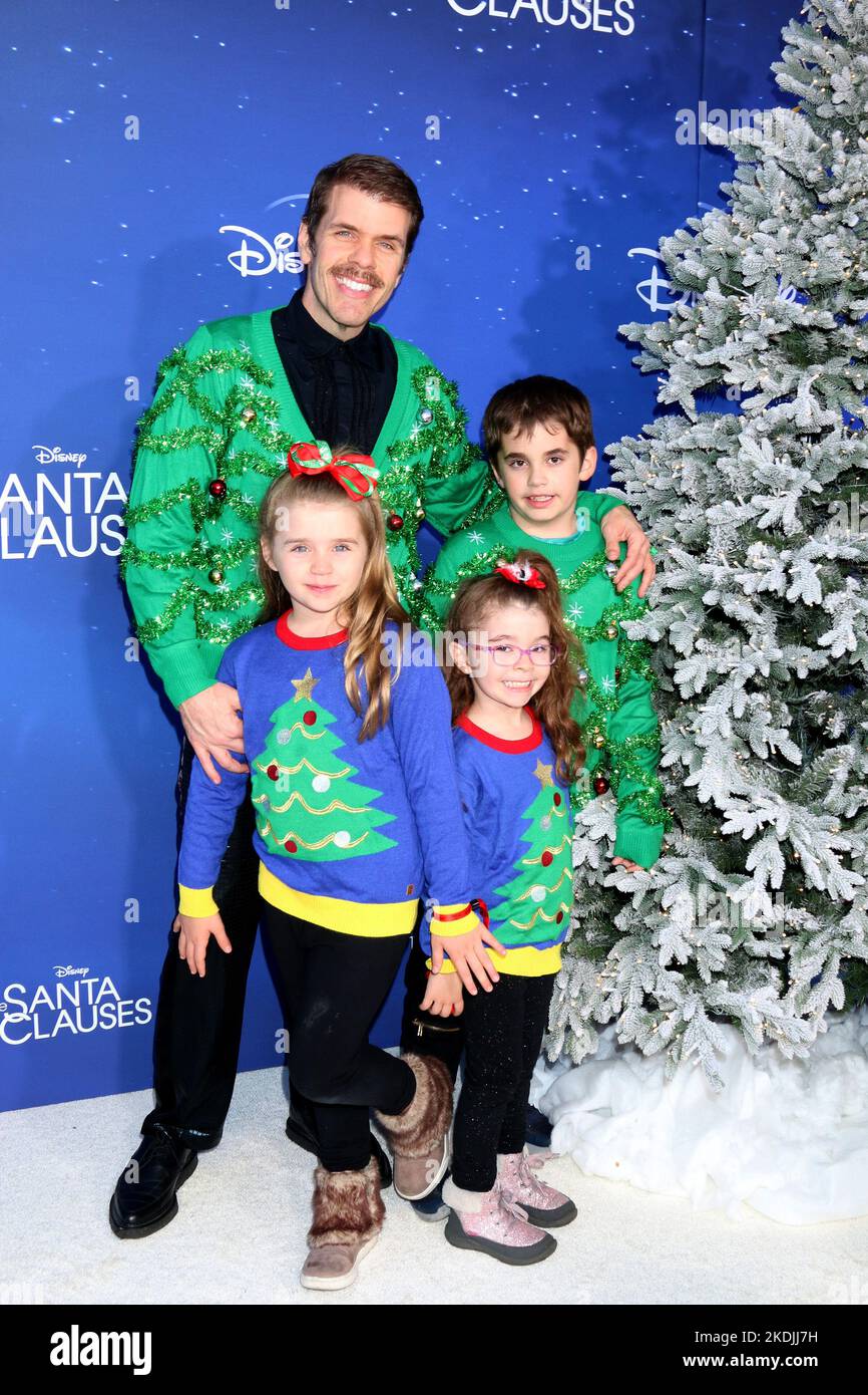 November 6, 2022, Burbank, CA, USA: LOS ANGELES - NOV 6: Perez Hilton ...