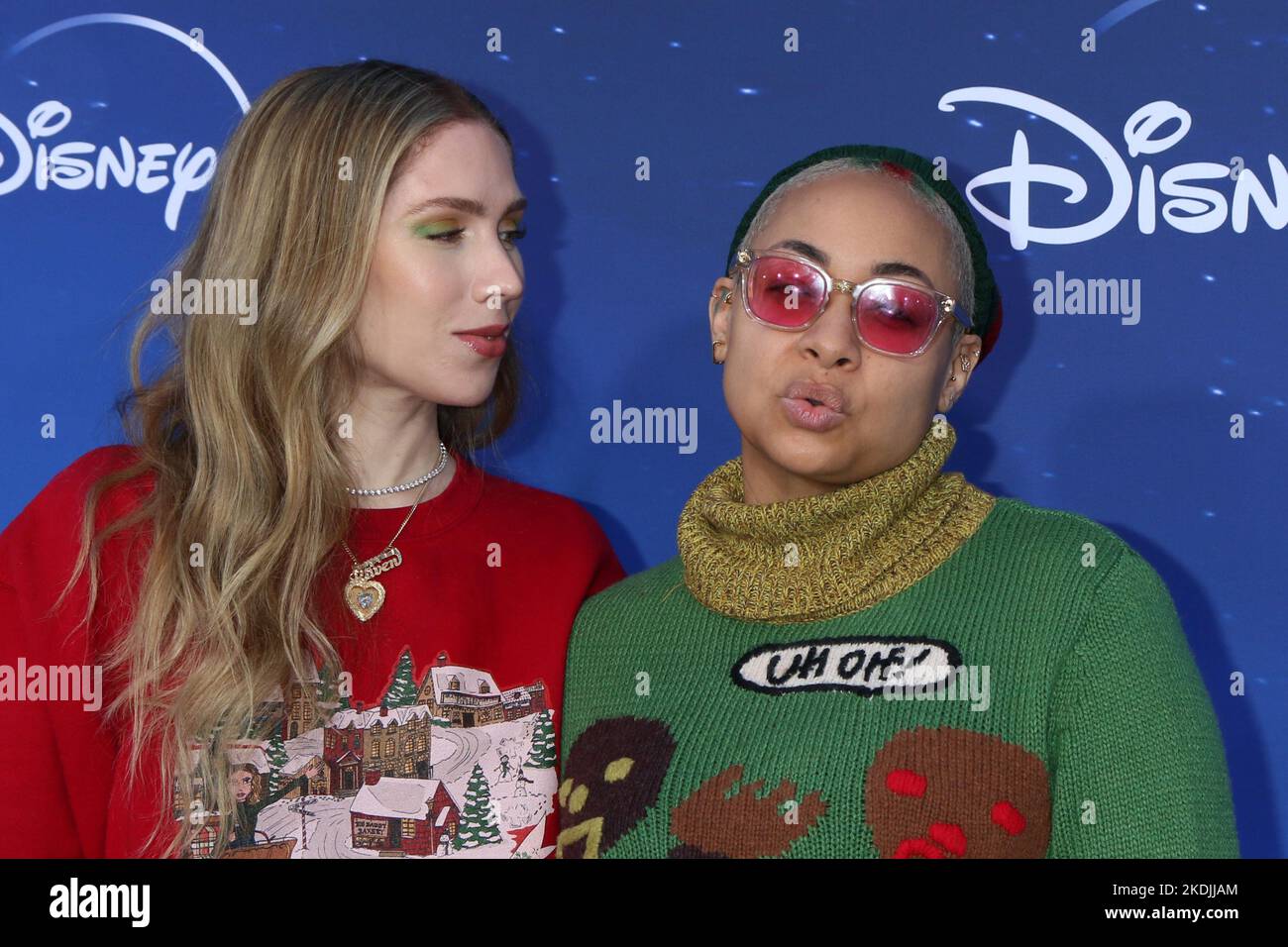 Raven Symone Girlfriend Kissing 2022