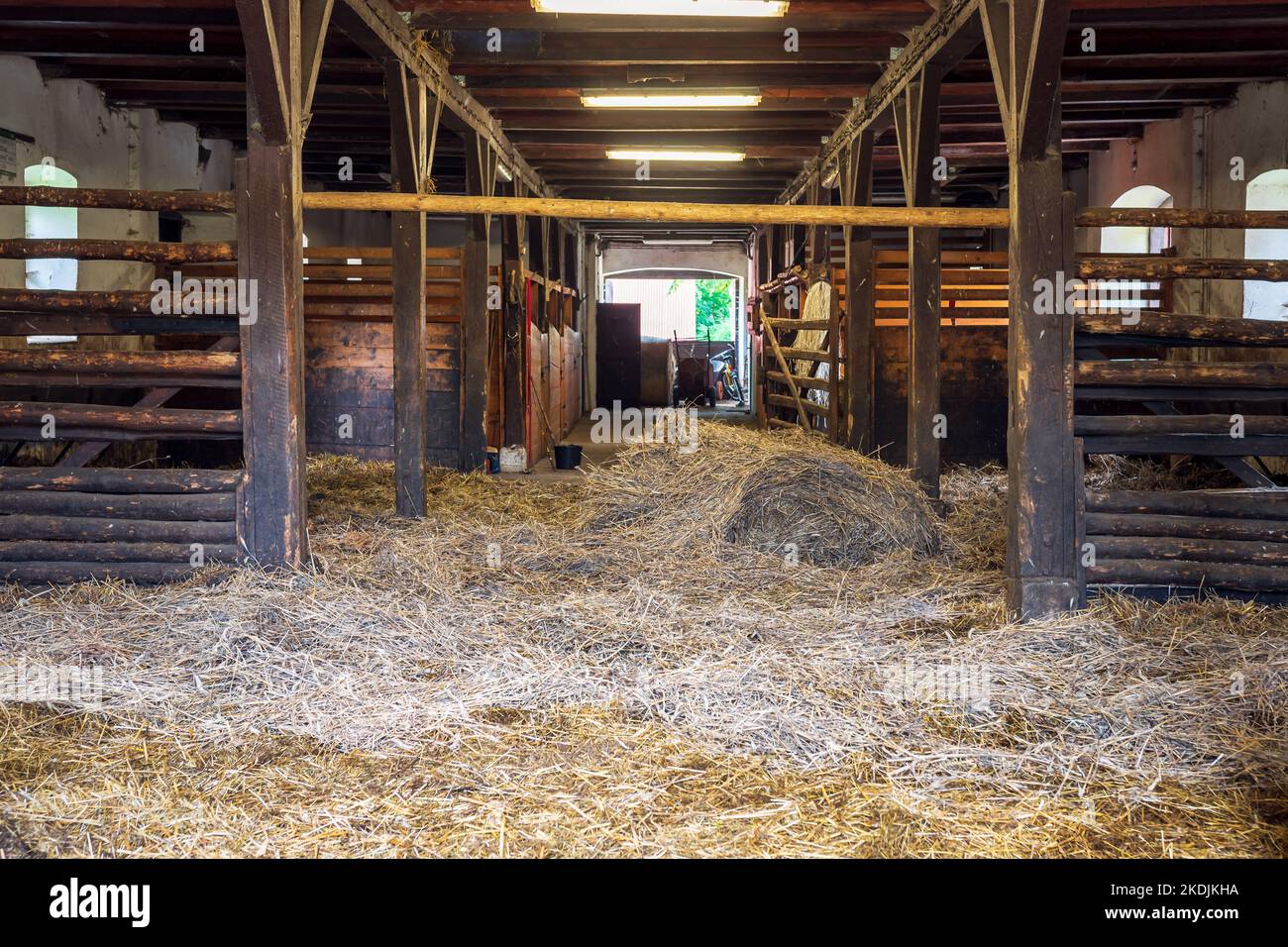 Old barn interior hay hi-res stock photography and images - Alamy