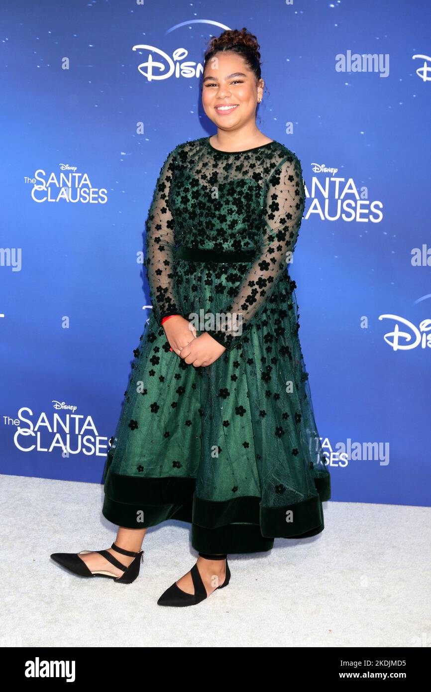 November 6, 2022, Burbank, CA, USA: LOS ANGELES - NOV 6: Isabella ...