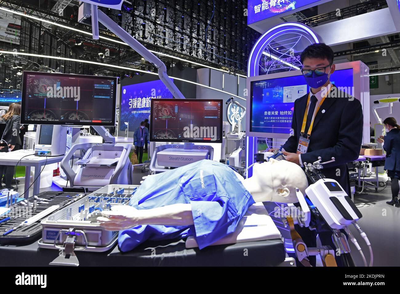 Neurosurgery Robot Stealth Autoguide in Medical Devices and Healthcare ...