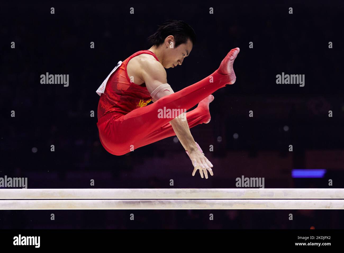 Liverpool, Britain. 6th Nov, 2022. Zou Jingyuan of China competes ...