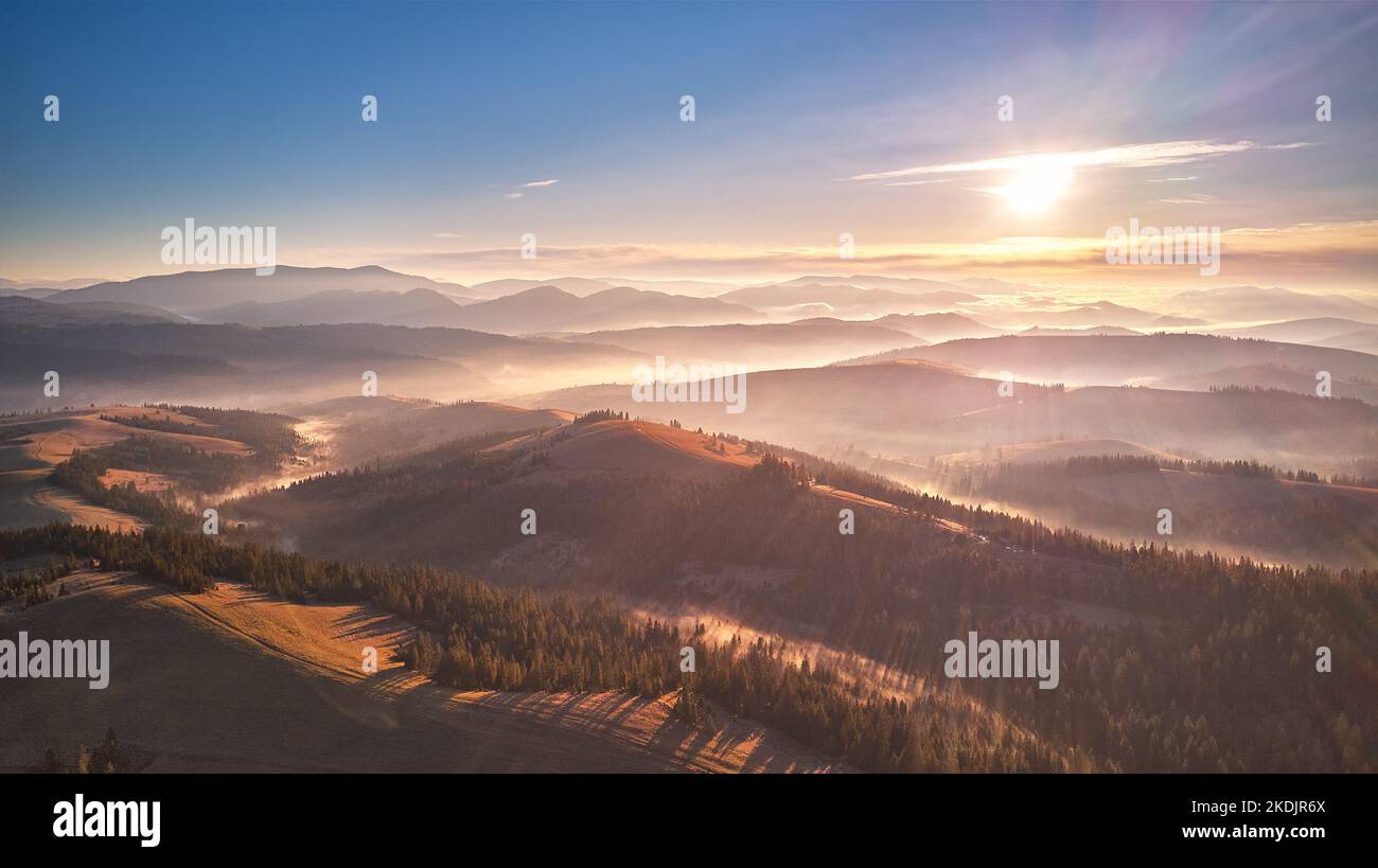 Mountain autumn Sunrise. Majestic Morning fog, Beautiful tonal ...