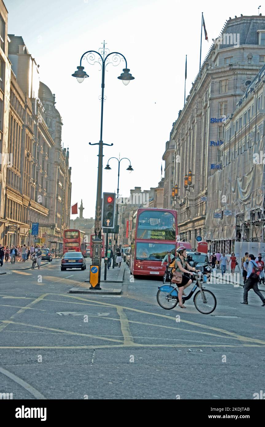 Cyclist by traffic lights hi-res stock photography and images - Alamy