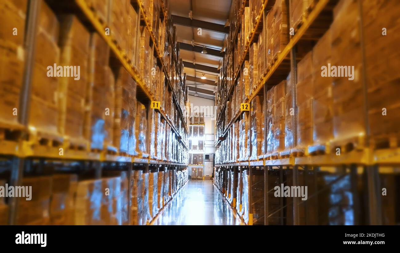 High rack warehouse hi-res stock photography and images - Alamy