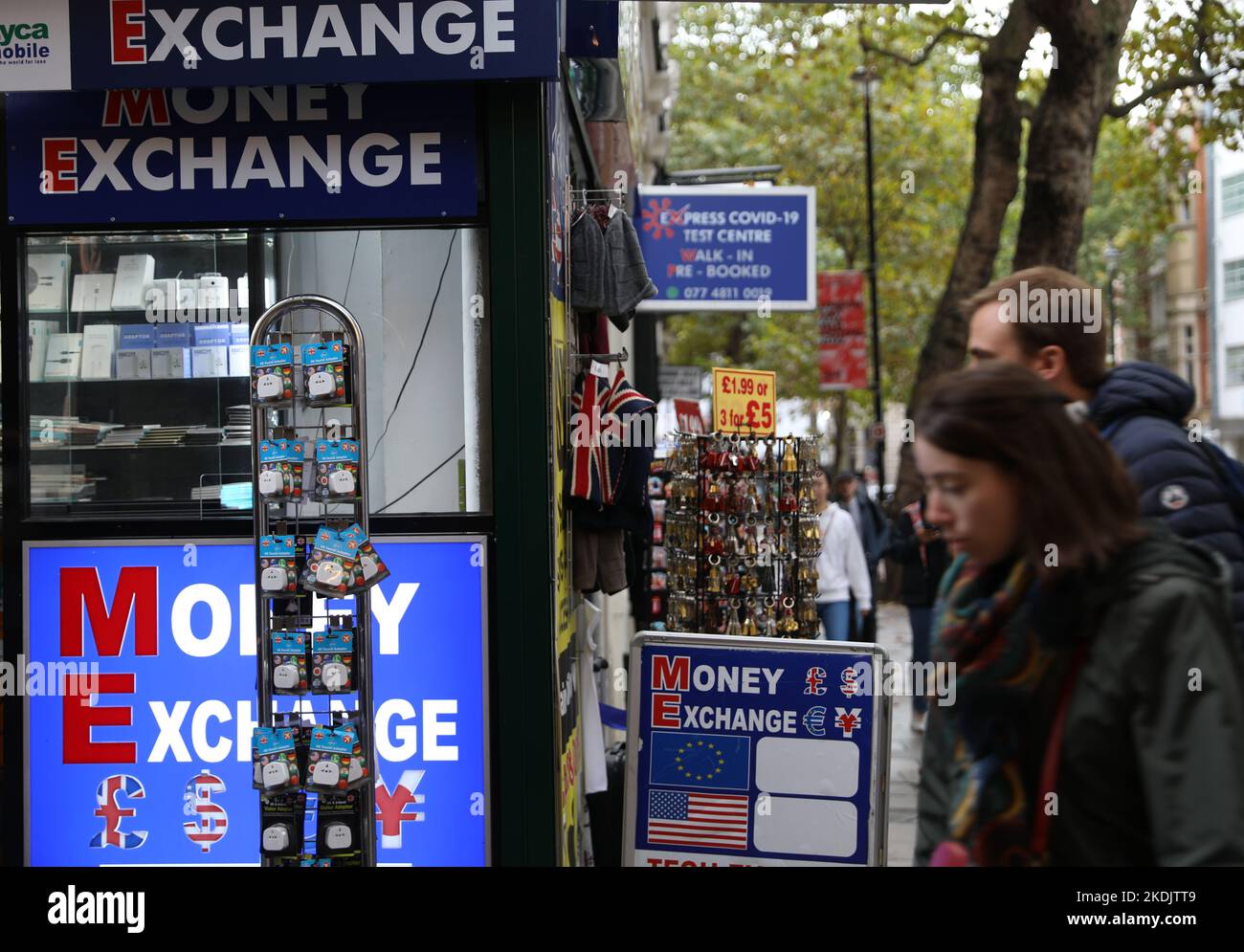 London, UK. 21 October, 2022. Pedestrian walk past a currency exchange ...