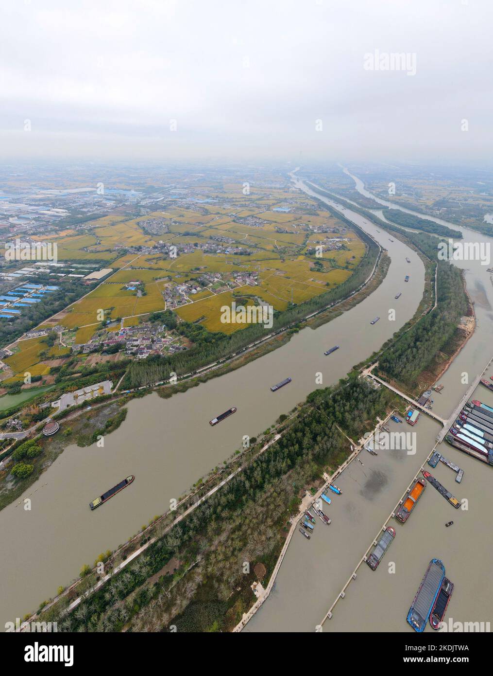 Aerial photos show that in the golden autumn season, the Yangzhou ...