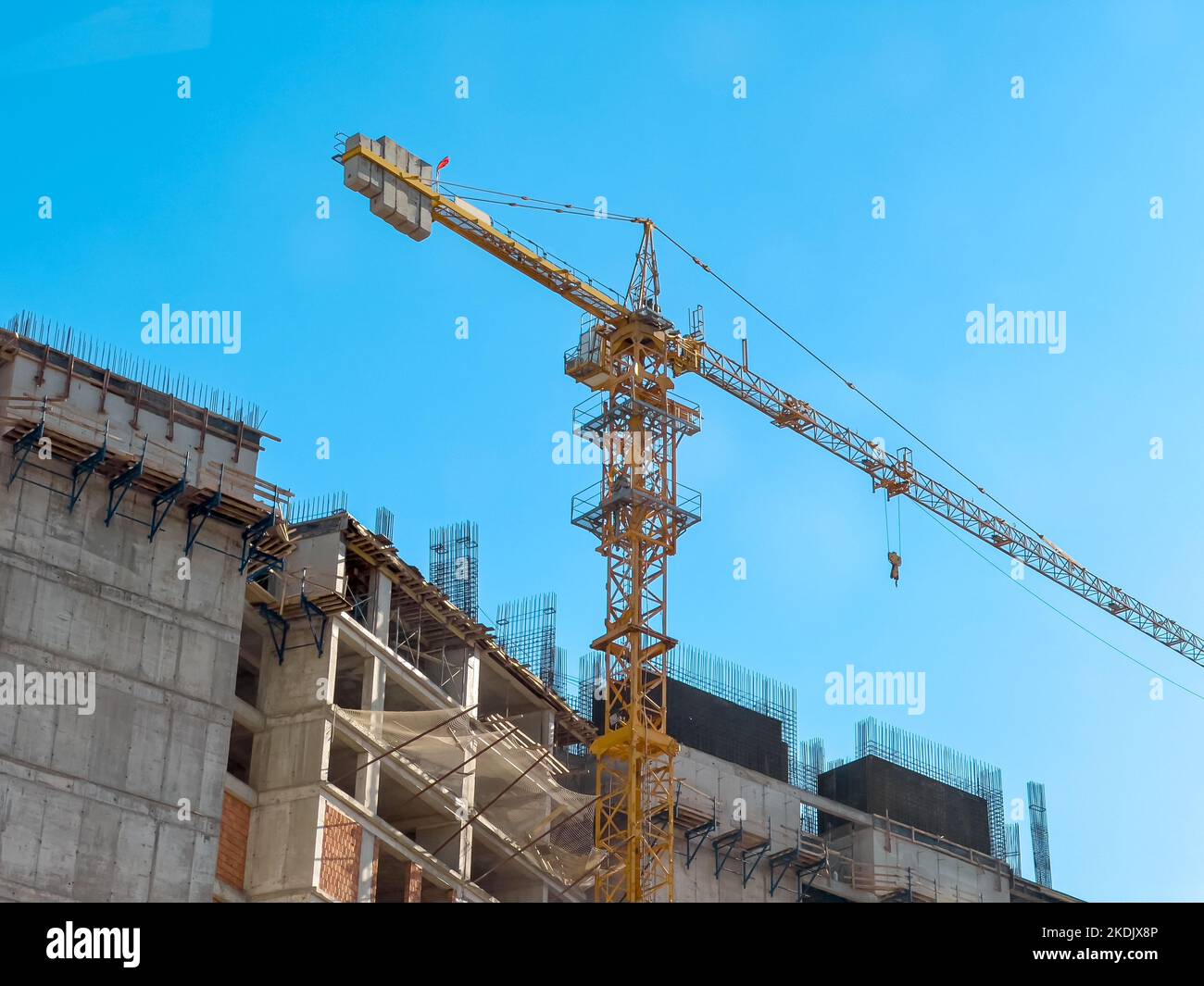 Construction crane skyscraper structure hi-res stock photography and ...