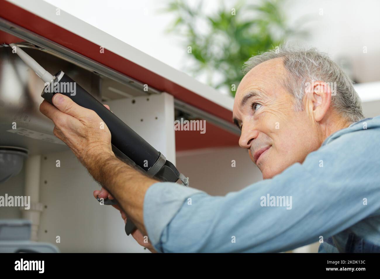 Caulk interior hi-res stock photography and images - Alamy