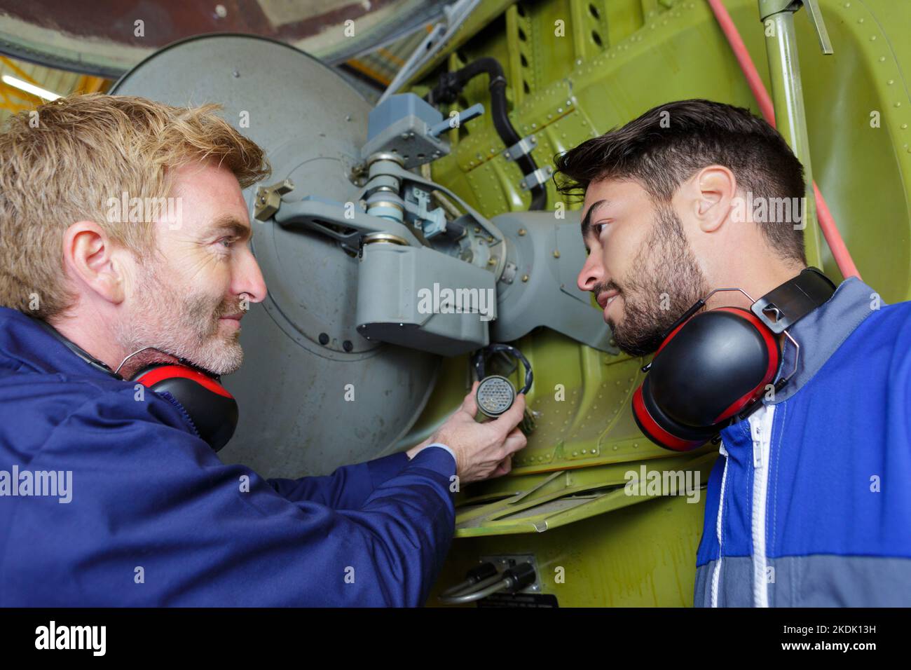 Mechanic training hi-res stock photography and images - Alamy