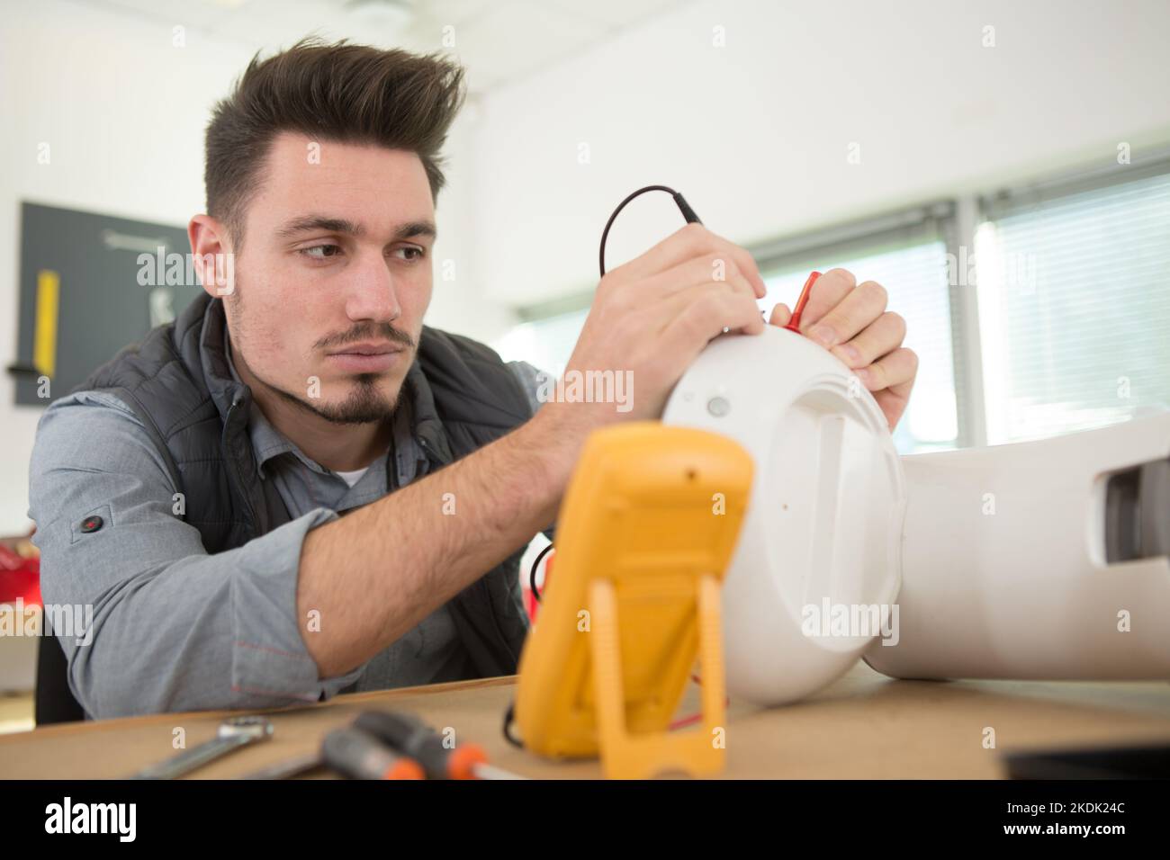 Male repairman coffee machine hi-res stock photography and images - Alamy