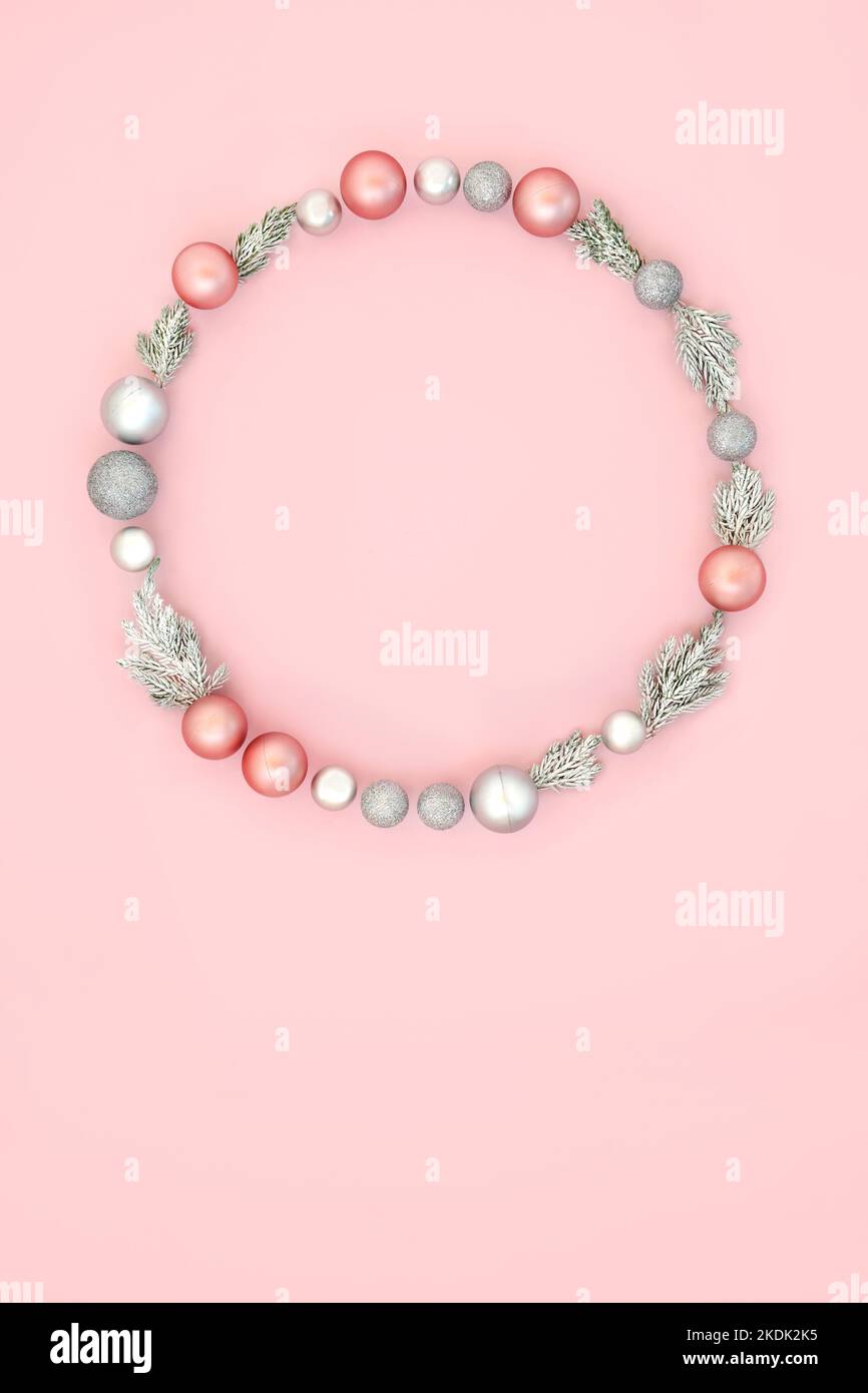 Christmas wreath with winter snow fir and tree bauble ornaments on ...