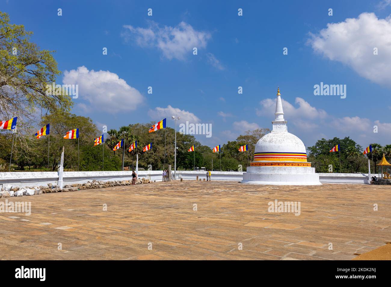 Ruwanweliseya Dagoba buddhist stupa tourist and pilgrimage site ...