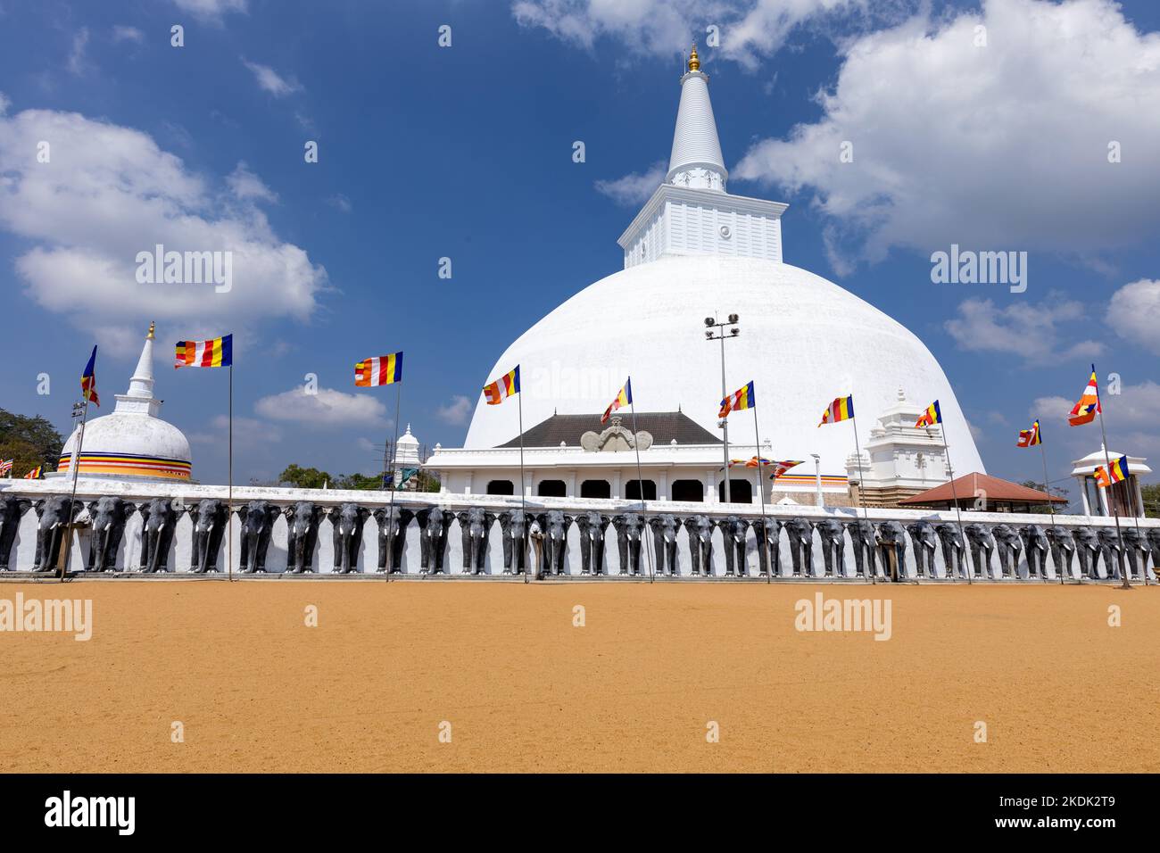 Ruwanweliseya Dagoba buddhist stupa tourist and pilgrimage site ...
