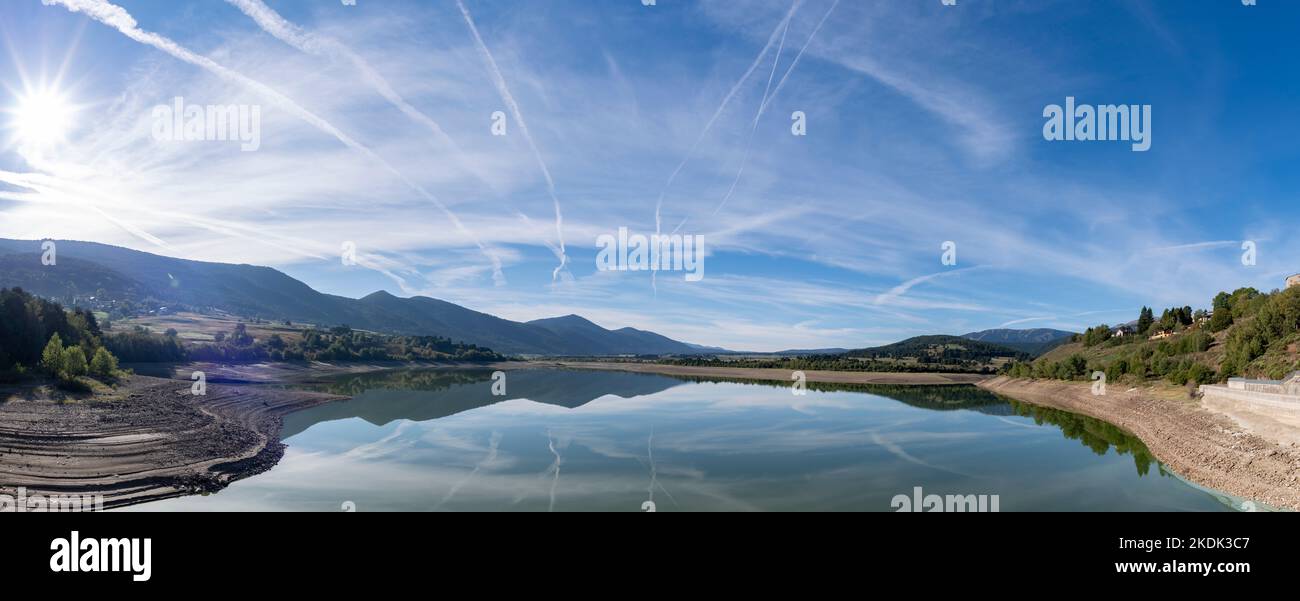 Panoramic view of the Puyvalador Lake, Aude river, Réal, Pyrénées ...