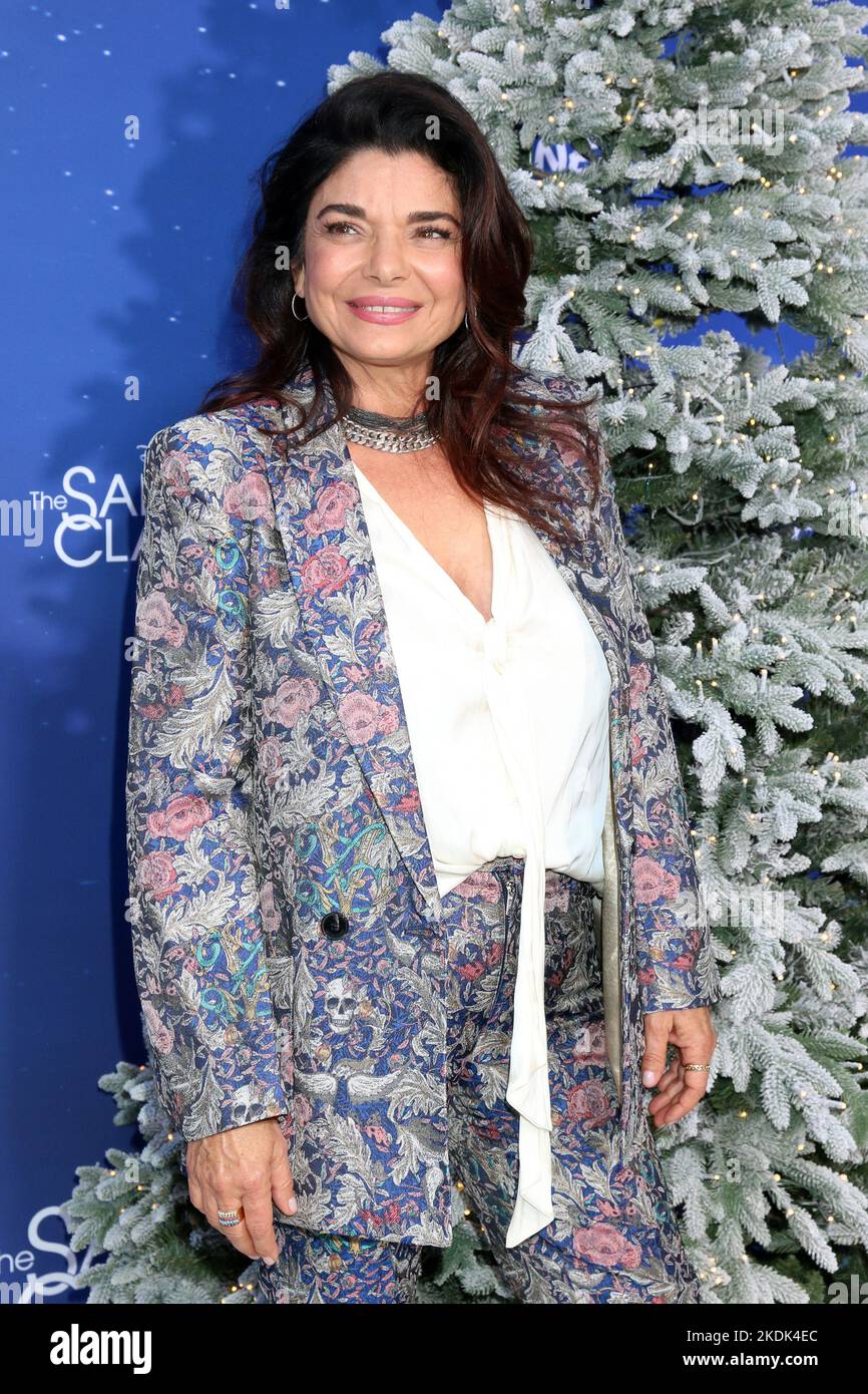 November 6, 2022, Burbank, CA, USA: LOS ANGELES - NOV 6: Laura San ...