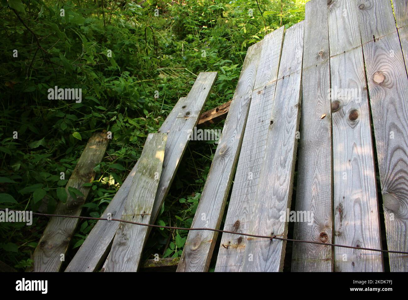 Collapsed fence wood hi-res stock photography and images - Alamy