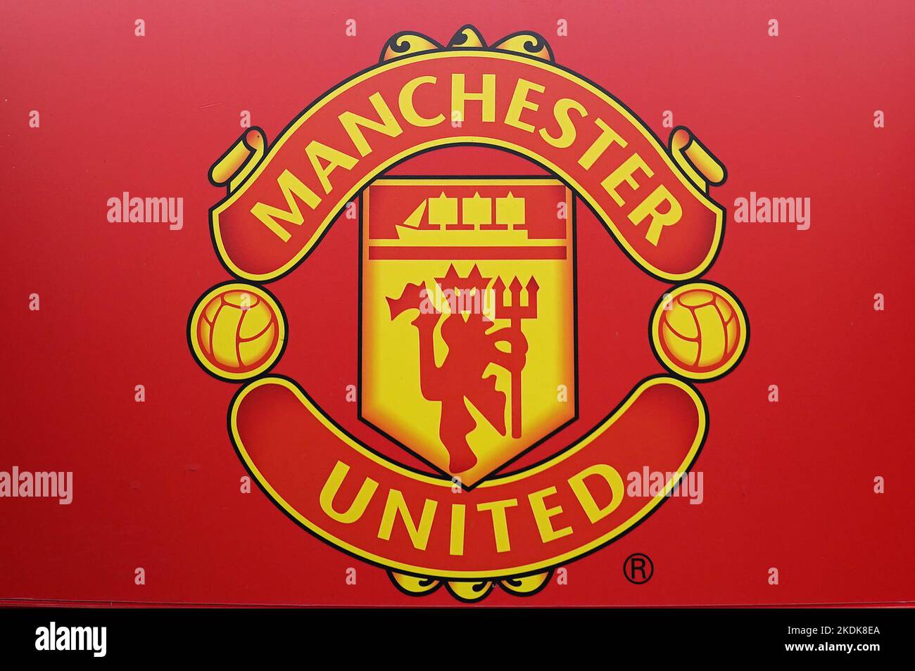 Manchester united badge hi-res stock photography and images - Alamy
