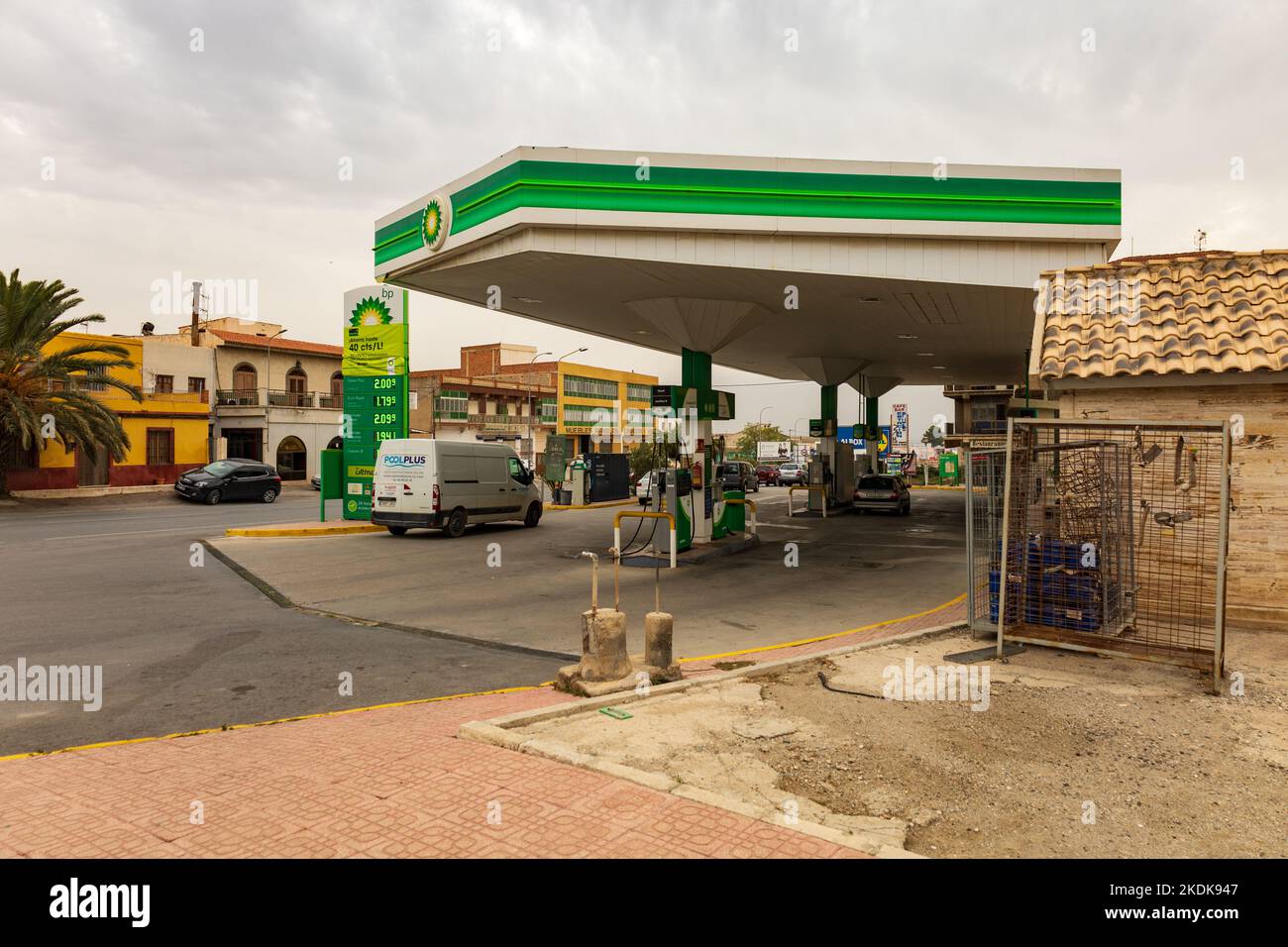 Bp service station hi-res stock photography and images - Alamy