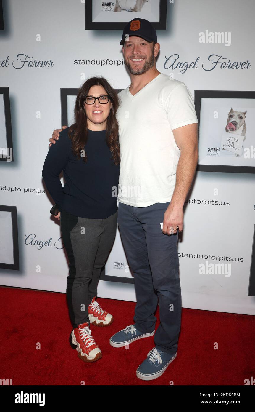 Los Angeles, Ca. 6th Nov, 2022. Rebecca Corry, John Griffin at Stand Up ...