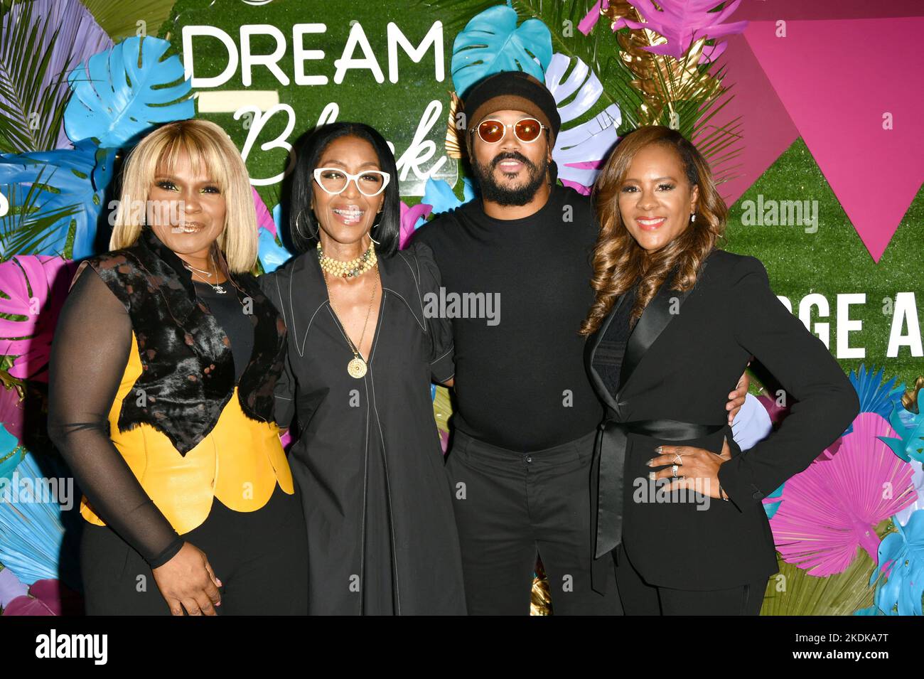 Beverly Hills, California, USA. 05th Nov, 2022. Dr. Holly Carter, Robi ...