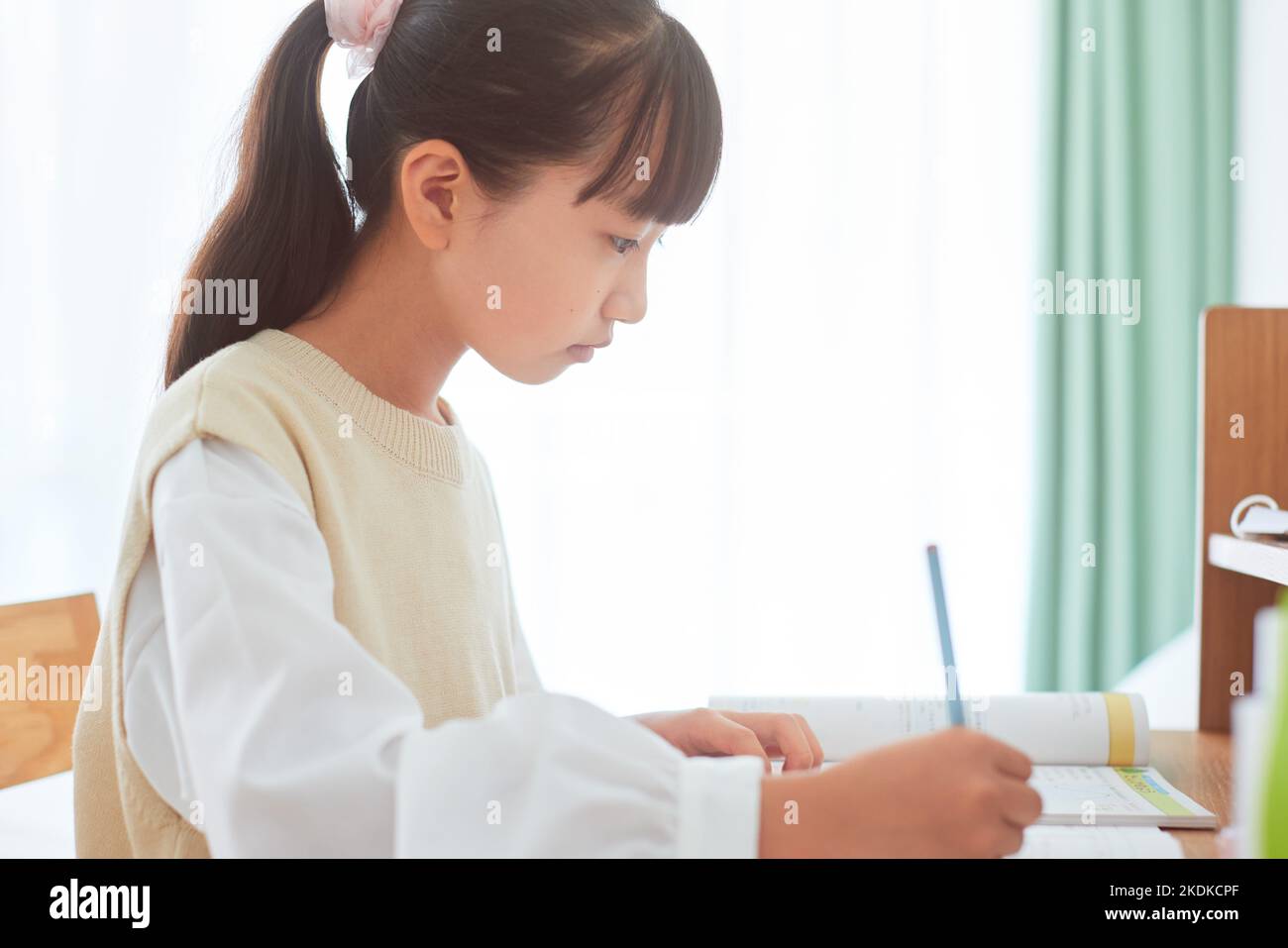Japanese kid studying at home Stock Photo - Alamy