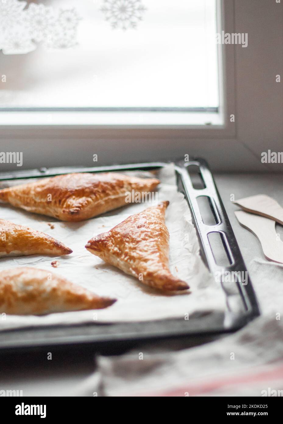 Sheet cake hi-res stock photography and images - Alamy