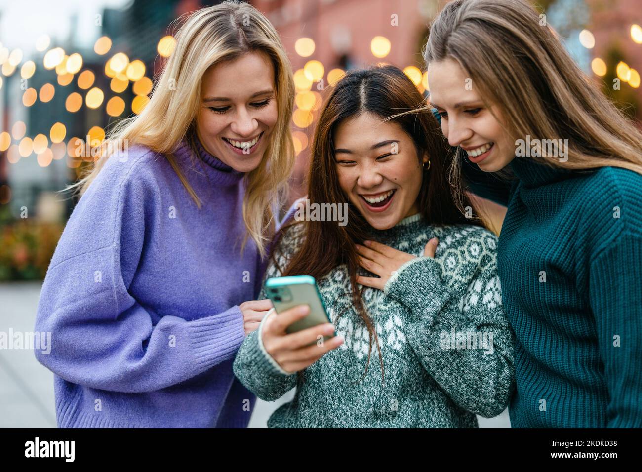 Real friends hi-res stock photography and images - Alamy