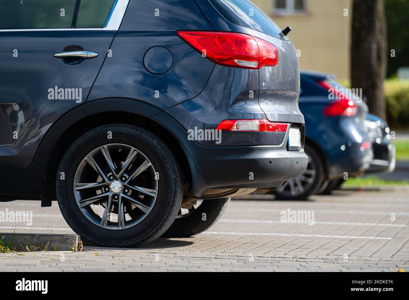 Car back side parking space hi-res stock photography and images - Alamy